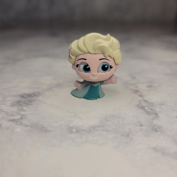 Disney | Toys | Disney Doorables Elsa Series Seven | Poshmark